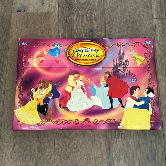Disney | Other | Vintage 993 The Walt Disney Princess Treasure Chest ...
